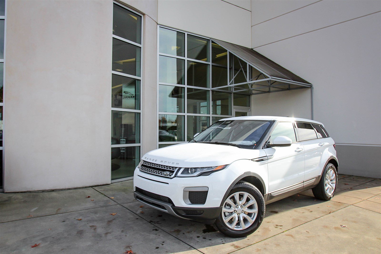 Bellevue Land Rover Defender