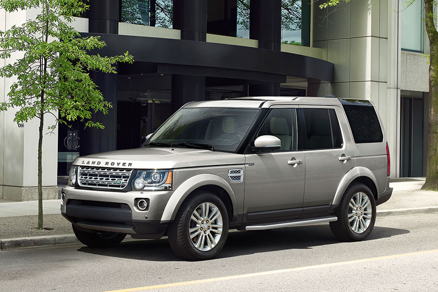 2016 Land Rover LR4 Amazes Wayne and Melbourne, PA Drivers
