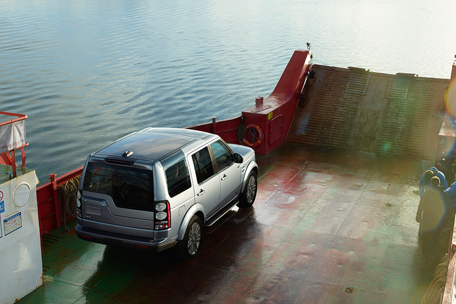 2016 Land Rover LR4 Amazes Wayne and Melbourne, PA Drivers